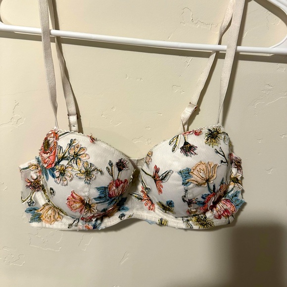 Intimates & Sleepwear | Victorias Secret Bra | Poshmark